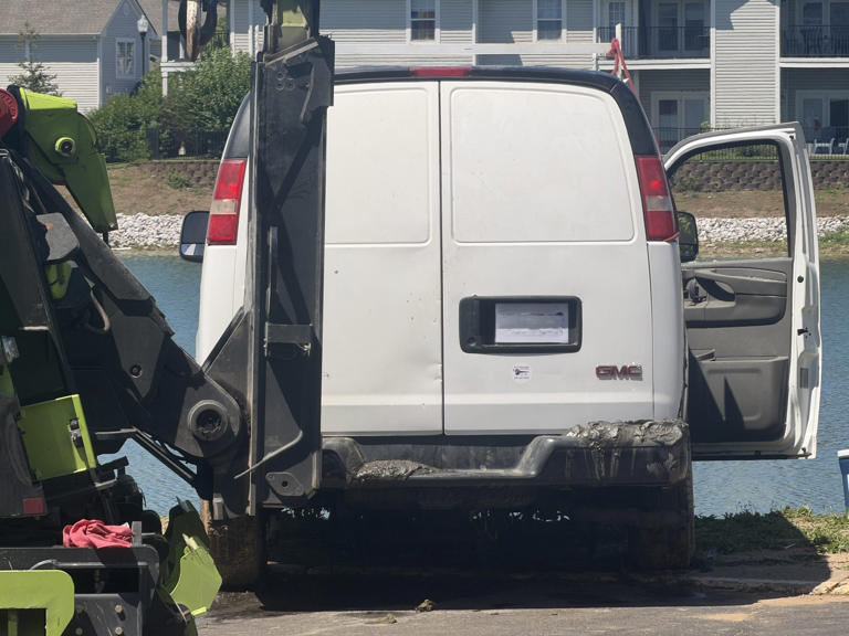1 found dead inside van pulled from Speedway retention pond