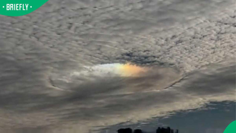 Rare glowing circle in cloud over Mossel Bay leaves South Africans stunned