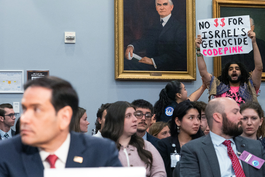 Screaming Protestor Berates Marco Rubio for ‘Serving Israel’ During ...