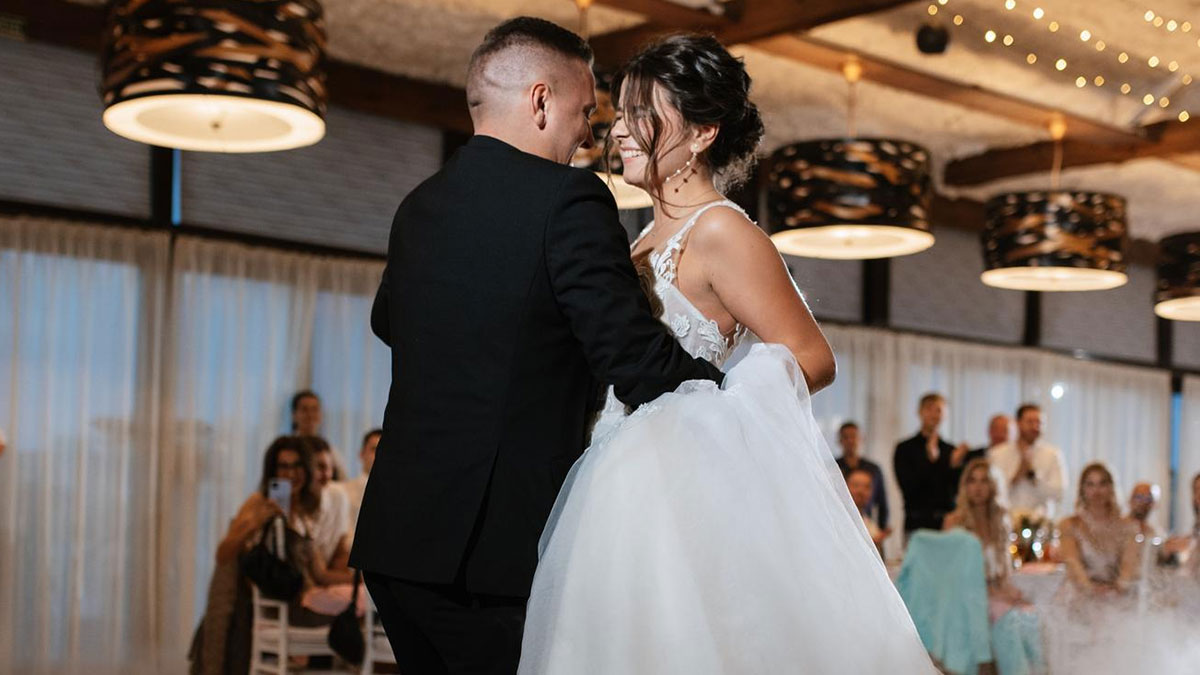 Bad sign: 41 wedding disasters where guests saw major red flags