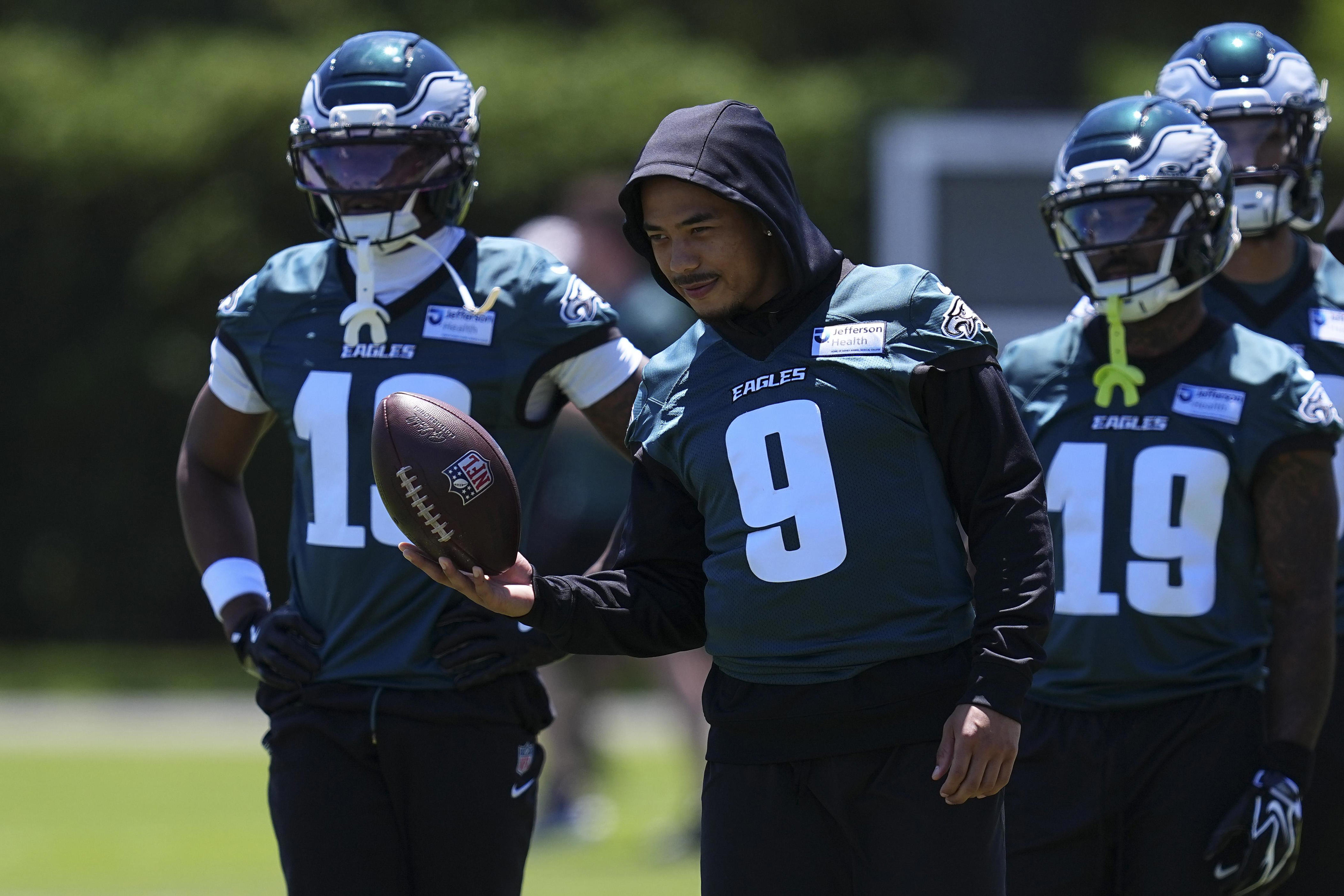 Makai Lemon injury: Eagles wide receiver reportedly dealing with ...
