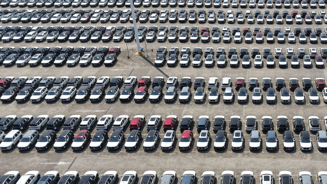 US new car sales face prolonged slump as buyers vanish