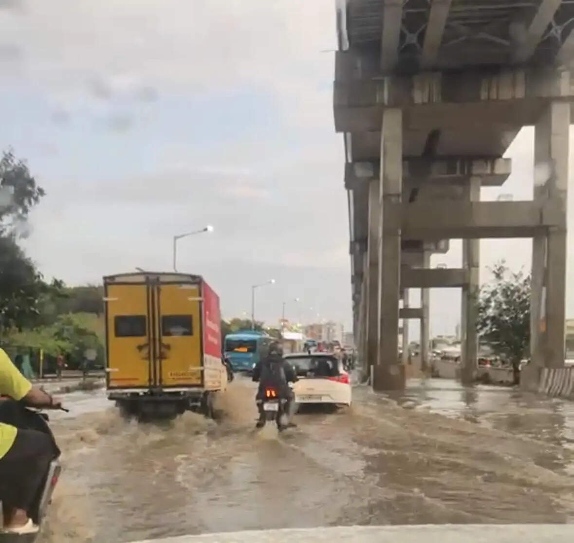 Evening showers: Flooded roads, endless gridlock on Bengaluru’s Outer ...