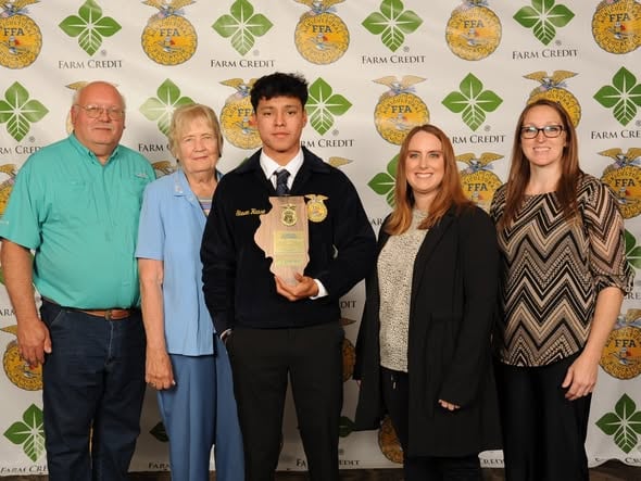 Mt. Carmel grain bin accident victim remembered for volunteer work ...