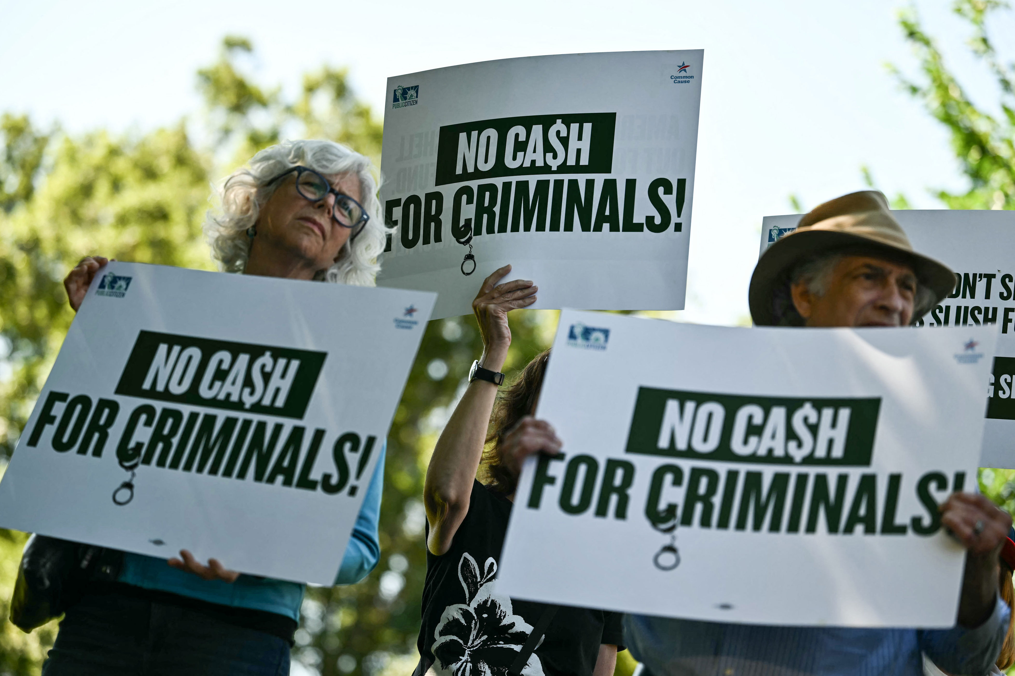 Trump’s IRS deal to avoid tax investigations could be in big trouble