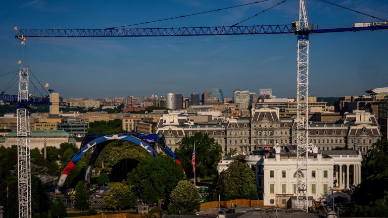 New satellite imagery shows White House UFC structure and ballroom ...