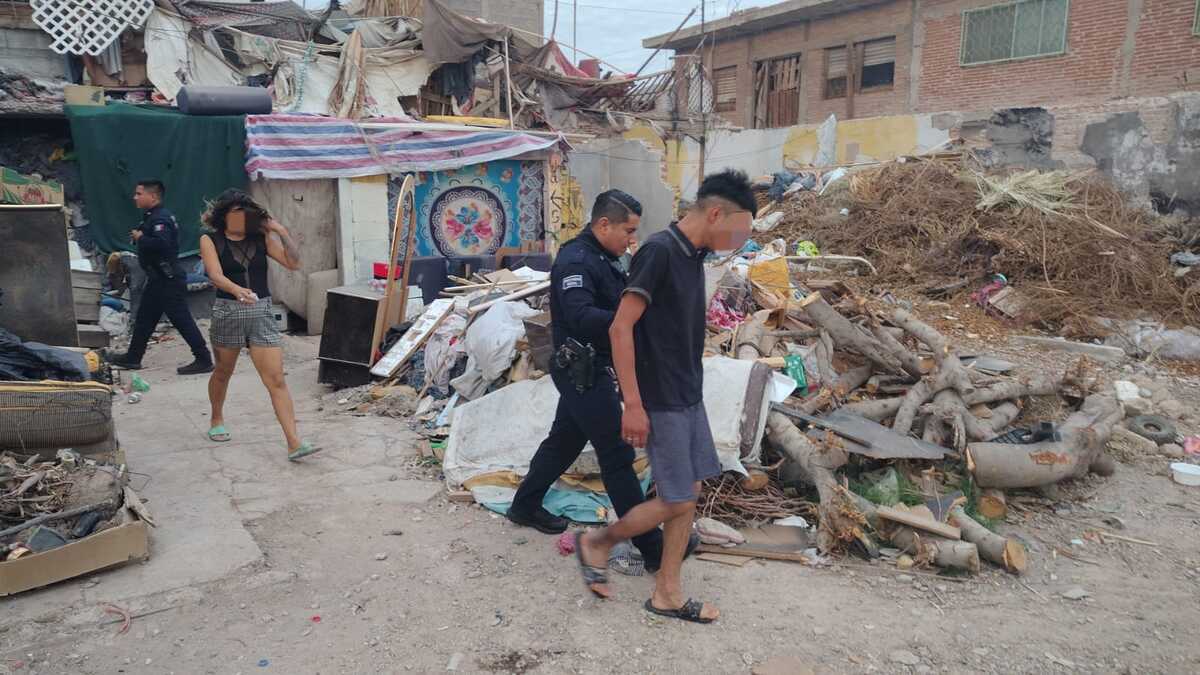Detienen a tres por tirar basura en predio abandonado en Torreón; uno ...