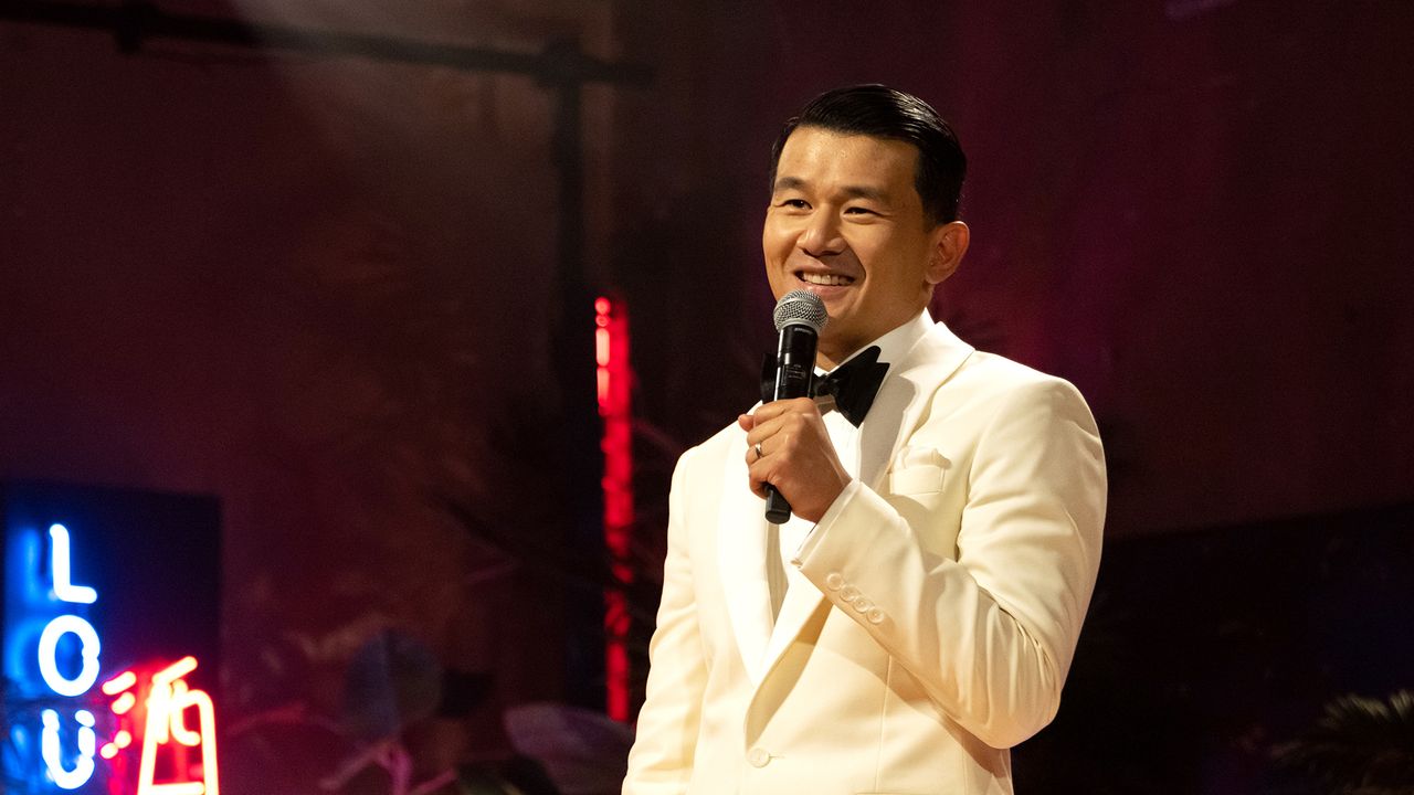 Comedian Ronny Chieng says 'AI is just gonna end up making mediocre ...