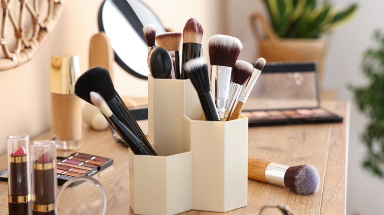 Turn oven cooling racks into a convenient makeup organizer