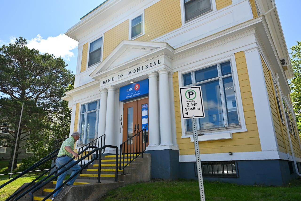 Mahone Bay seniors worried as town's only bank prepares to close