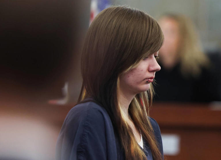 Las Vegas woman pleads guilty to killing model friend during photo shoot