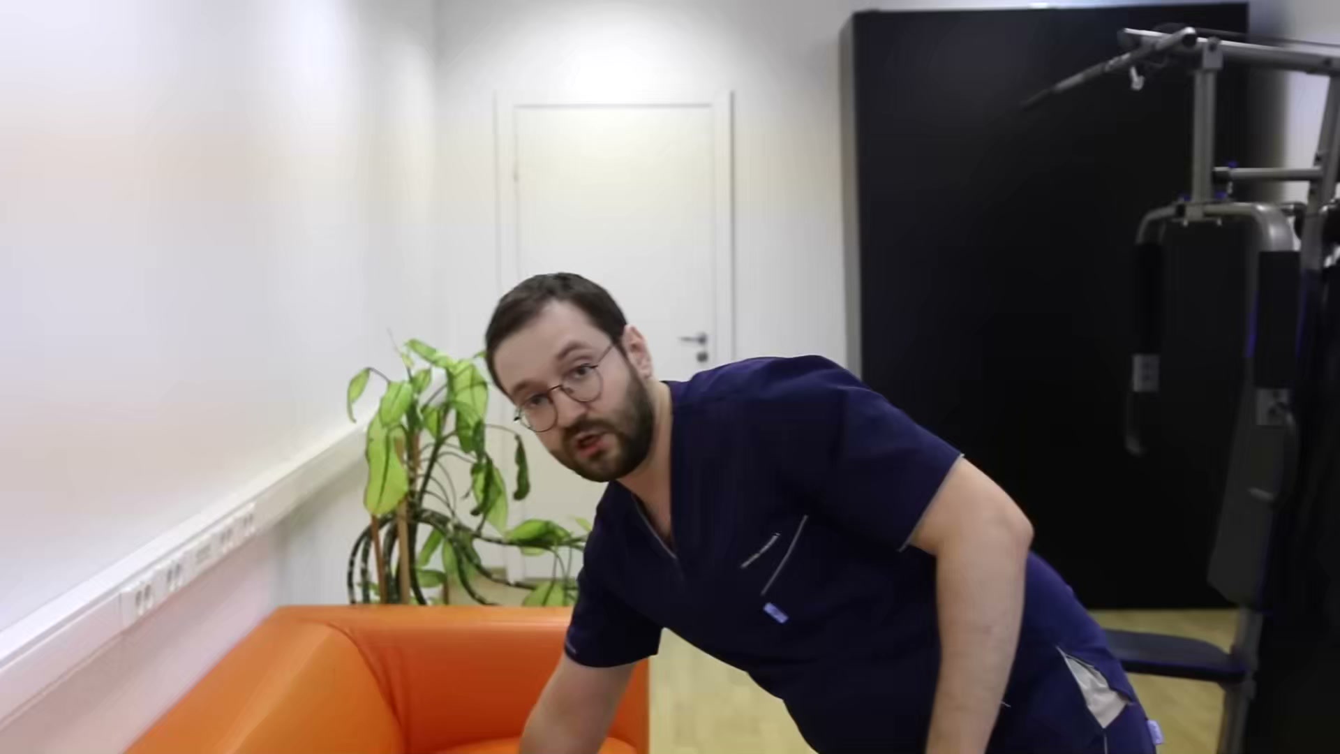 Cómo aliviar el dolor de rodilla de forma segura y en casa | Dr. Demchenko