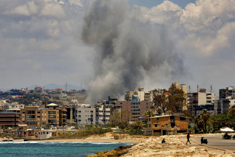 Israel alivia restrições no norte do país mas mantém combates no Líbano