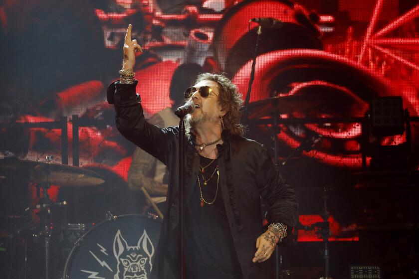 Black Crowes shoot down 'USA' chants, boos in Tampa: 'Don't know what ...