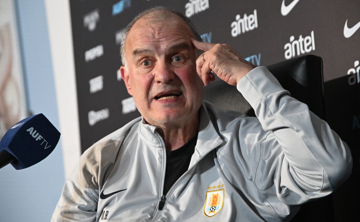 Bielsa se da voltereta en Uruguay y ofrece sus millones por ganar el ...