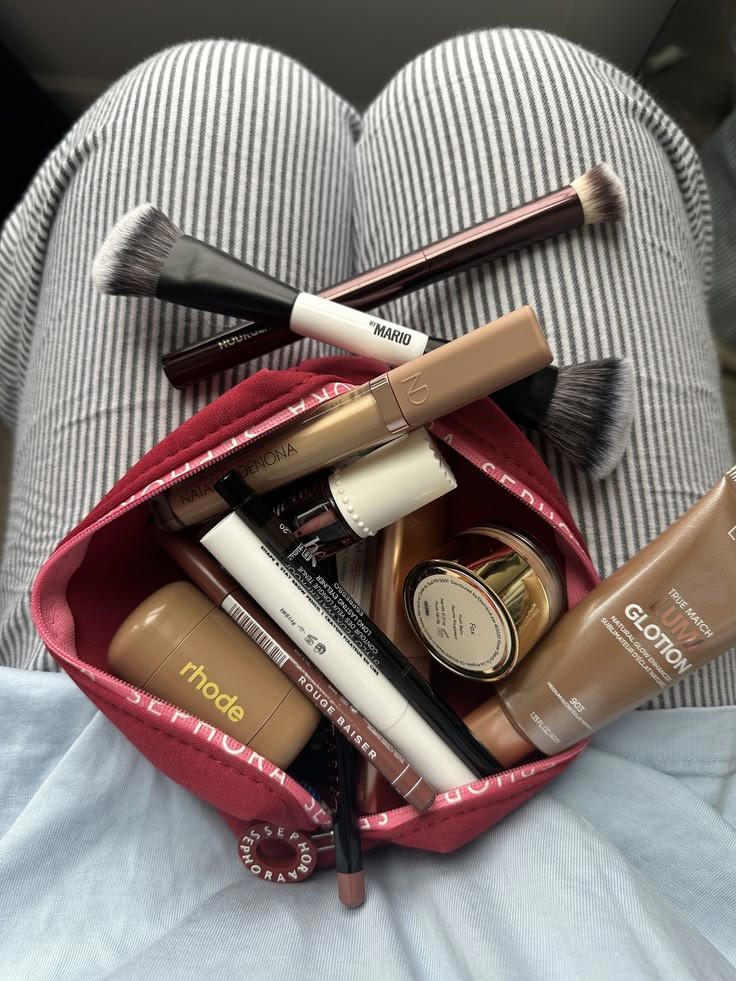 ¿Qué dice tu makeup bag sobre tu personalidad?