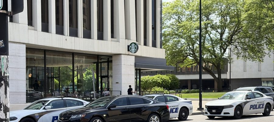 RPD investigating alleged robbery of Five Star Bank on Chestnut St.