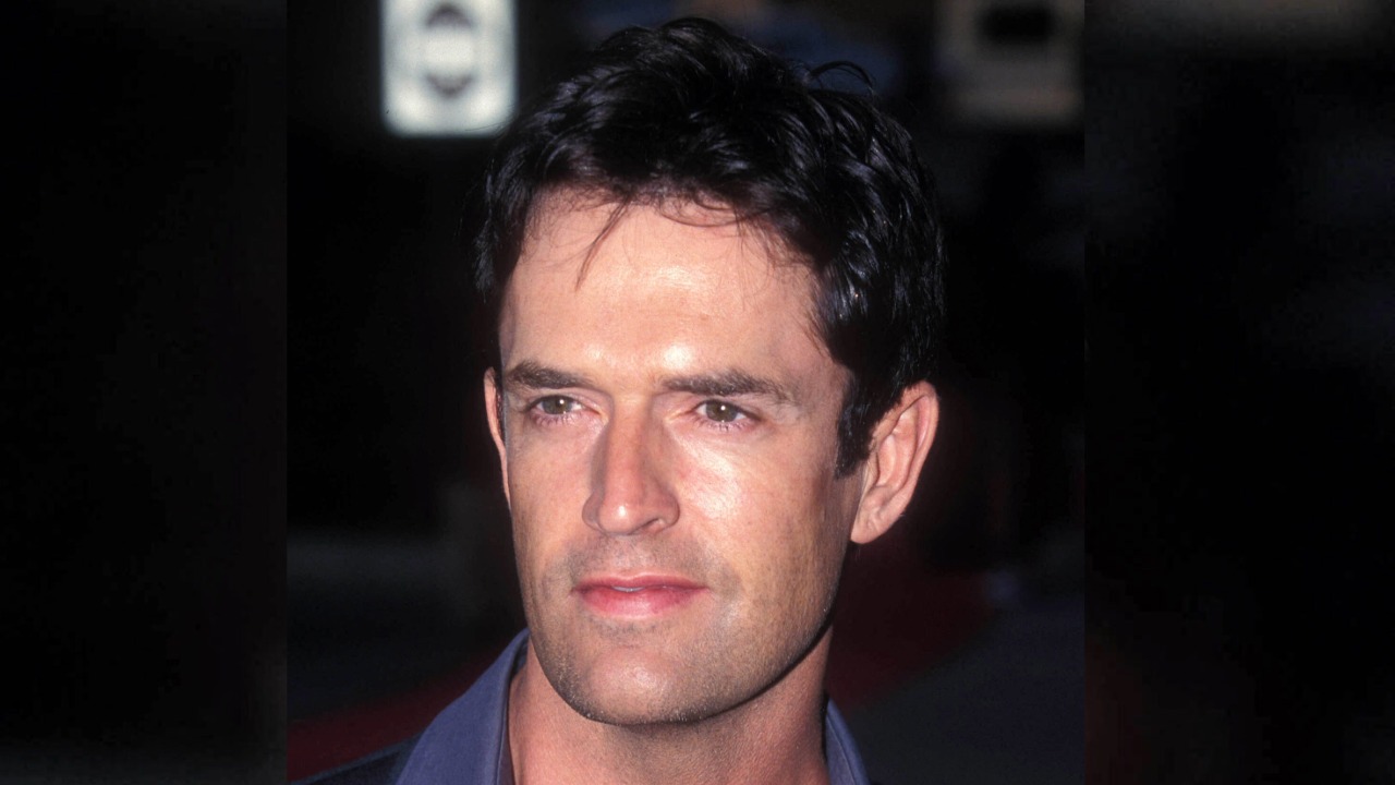 Beloved ’90s heartthrob admits he wore bodysuit to fake his muscles in ...