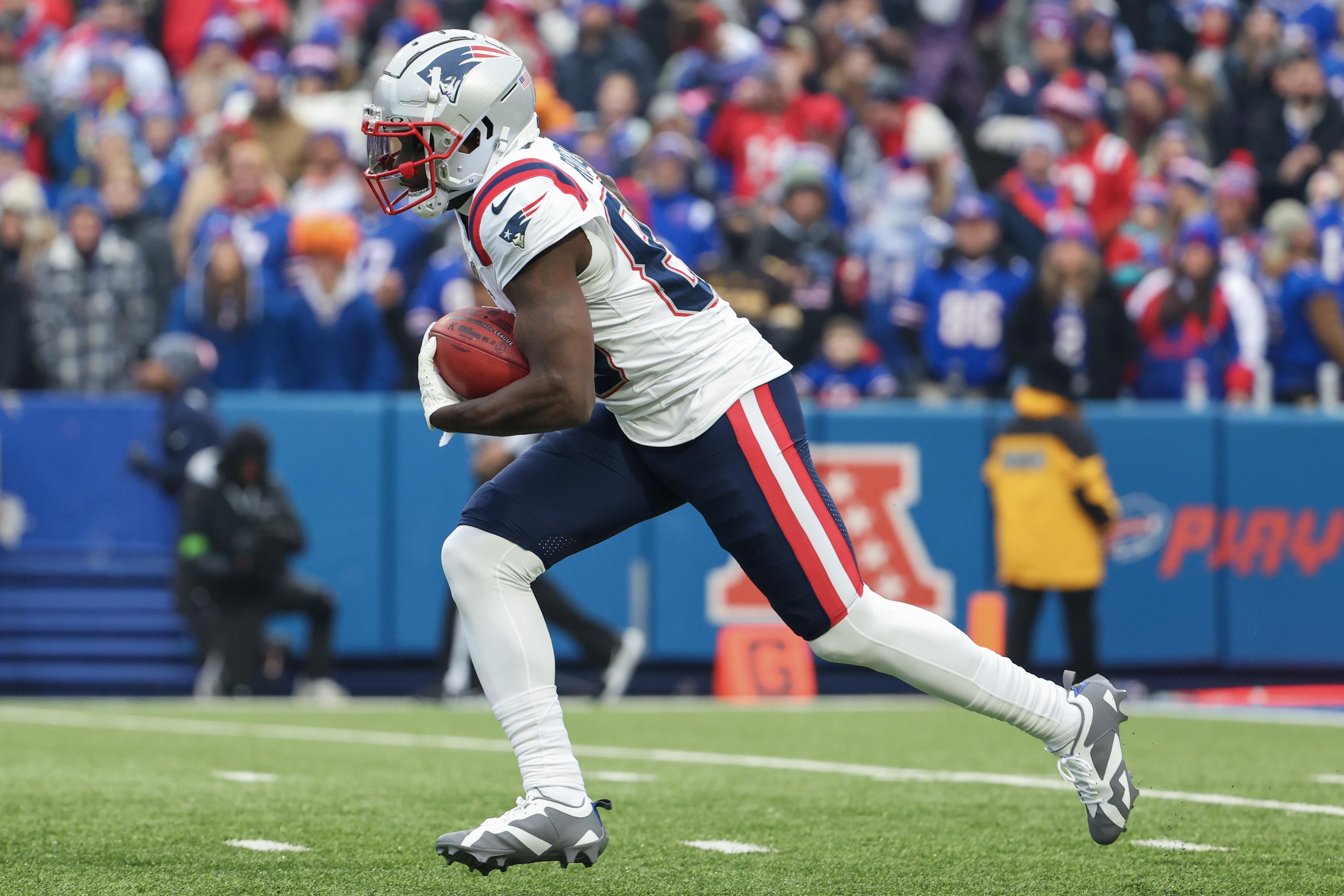 Dolphins sign former first-round wide receiver