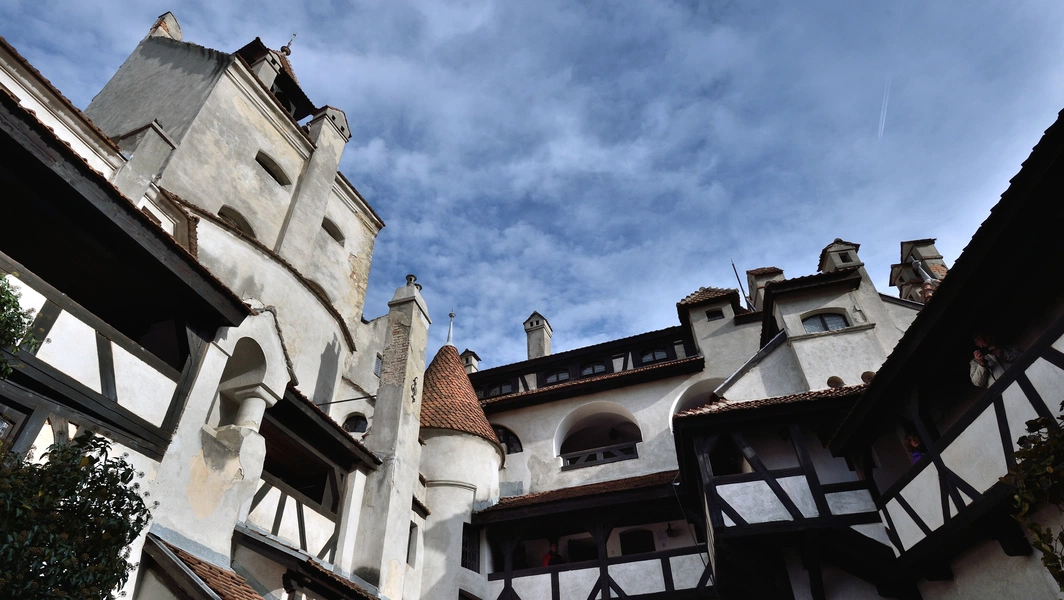 14 haunted buildings with chilling histories
