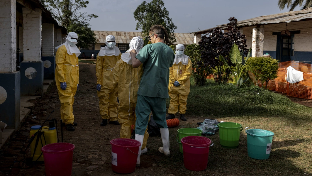 WHO reports 321 Ebola cases as vaccine drive intensifies