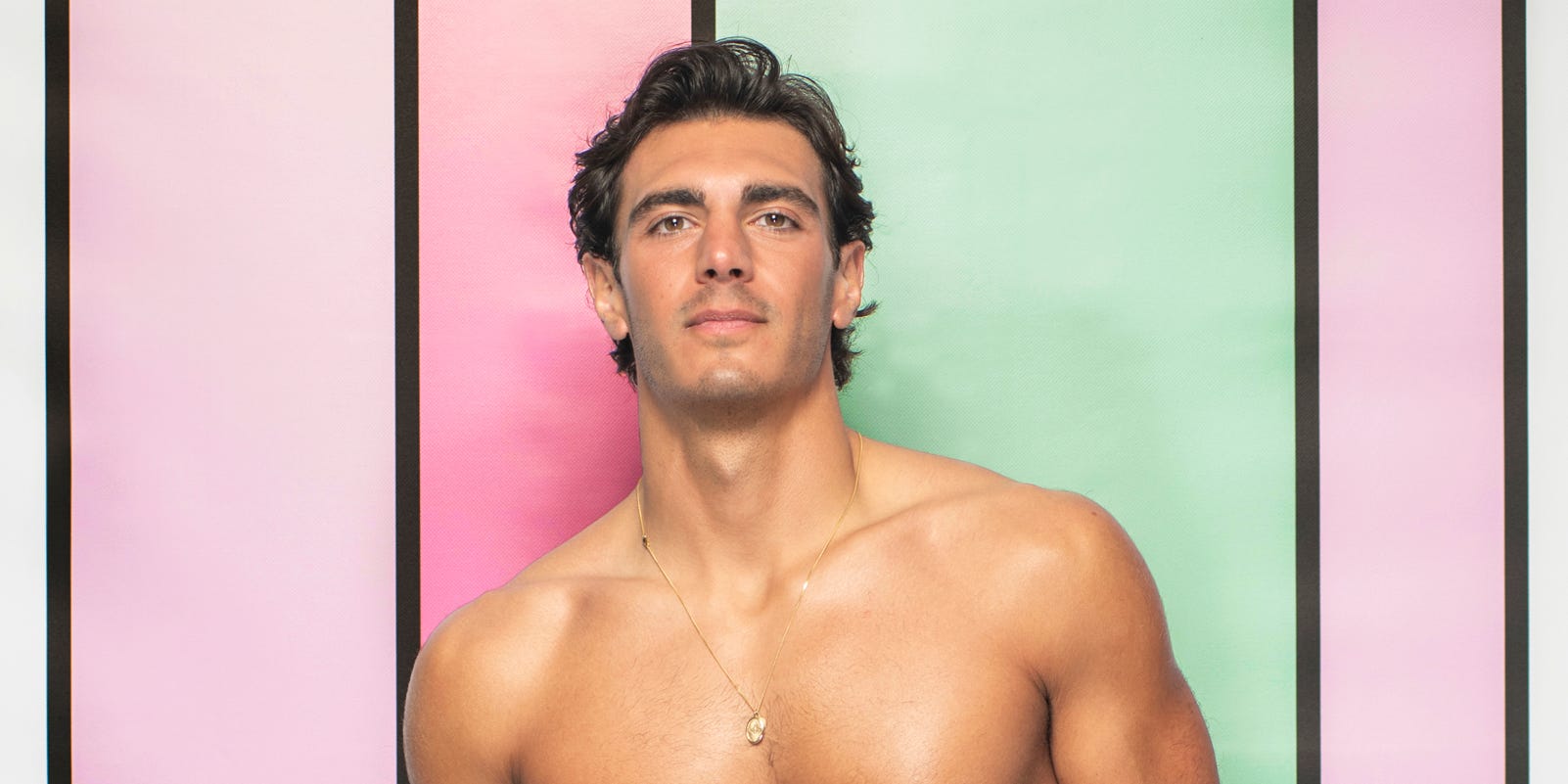 Love Island viewers spot 'red flags' as two contestants spark concern