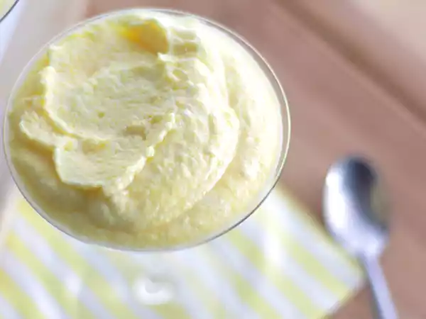 Mousse de manga sem leite condensado: leve e refrescante