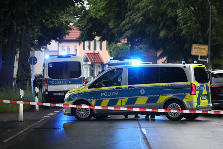 Mann schießt Polizisten in Dortmund an – Berichte über mögliche Geiselnahme