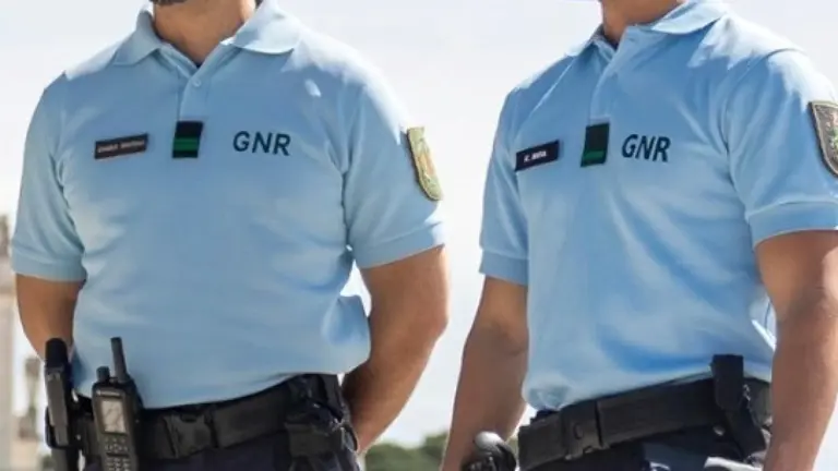 GNR alerta para nova burla com cromos do Mundial: "Nunca recebem produto"