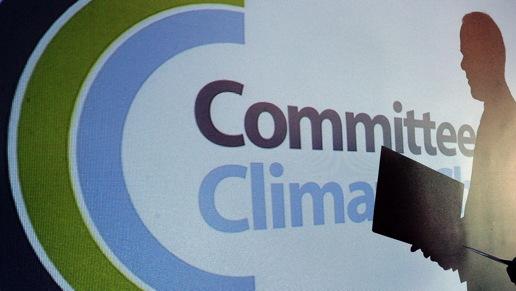 UK sets legally binding 87% emissions cut target for 2040