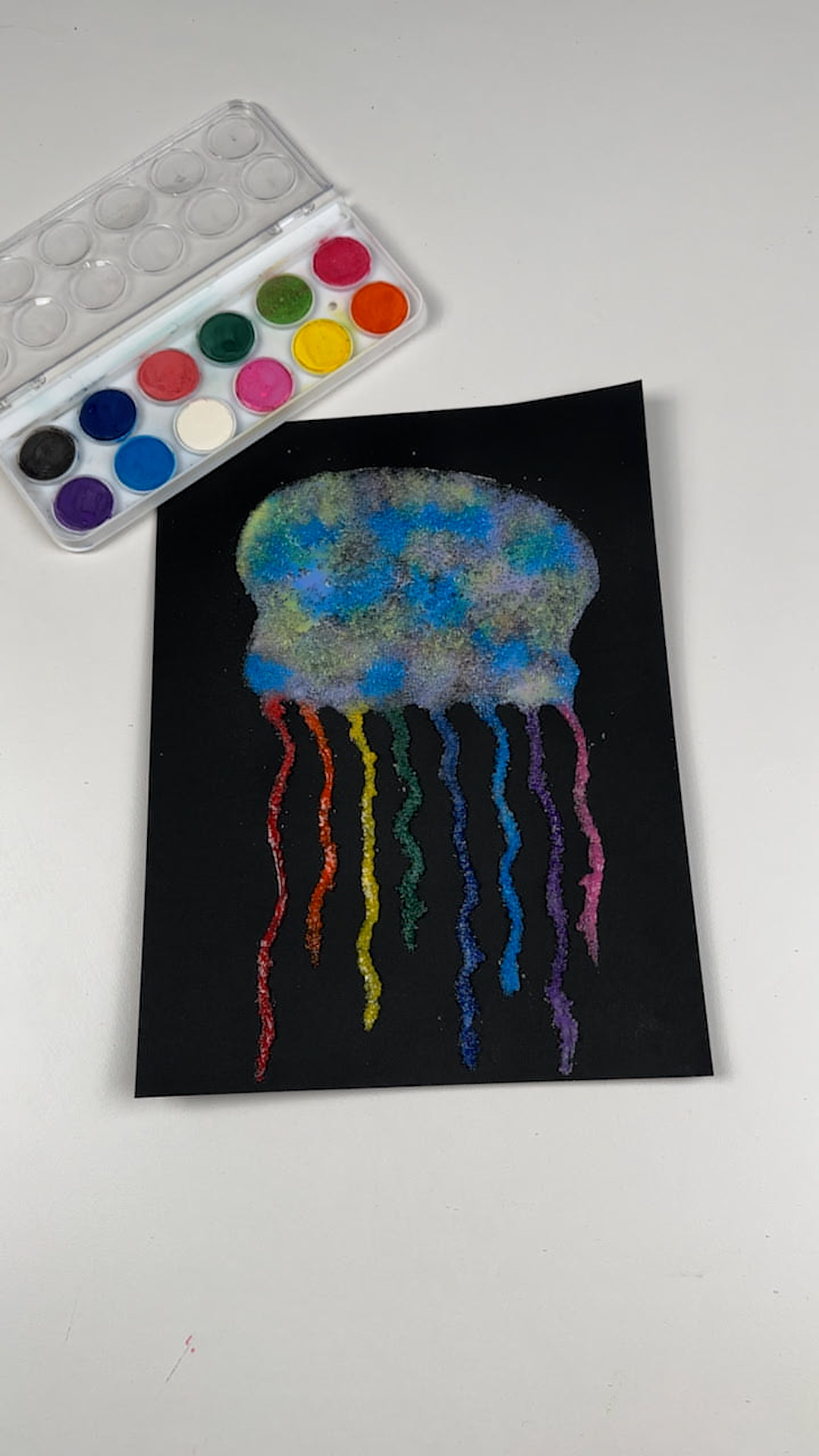 Jellyfish painting with salt trick 🎨
