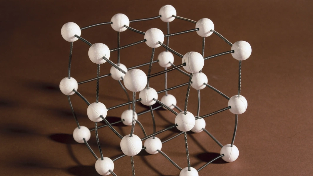Solving a century-old quantum damping mystery
