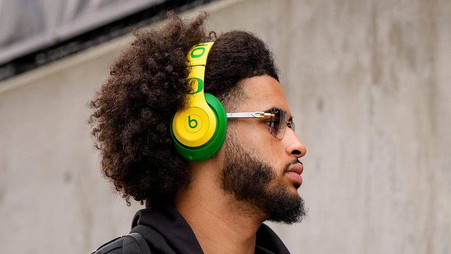 Oregon's Dante Moore makes history with official EA College Football cover