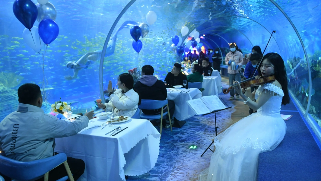 9 extraordinary themed dining experiences worldwide