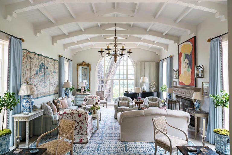 This 1930s Dallas home was nearly torn down—now it’s a blue-and-white dream