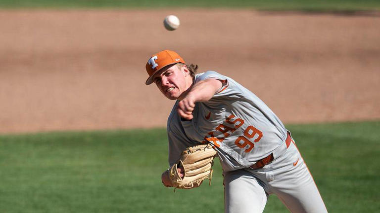 Mark Wasikowski speaks openly about Oregon's confidence vs. Texas Longhorns
