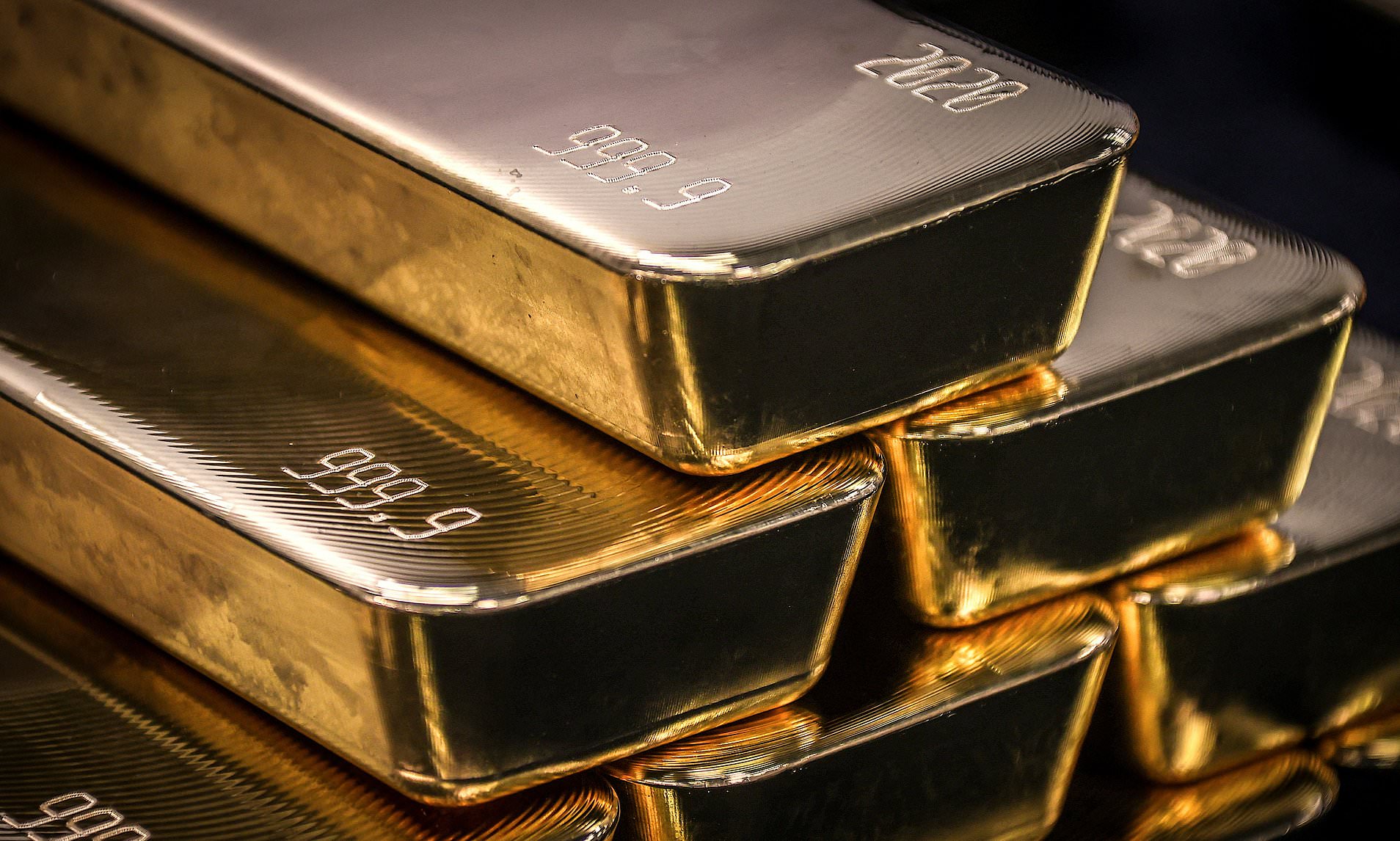 Gold overtakes US bonds to become biggest holding of the world's ...