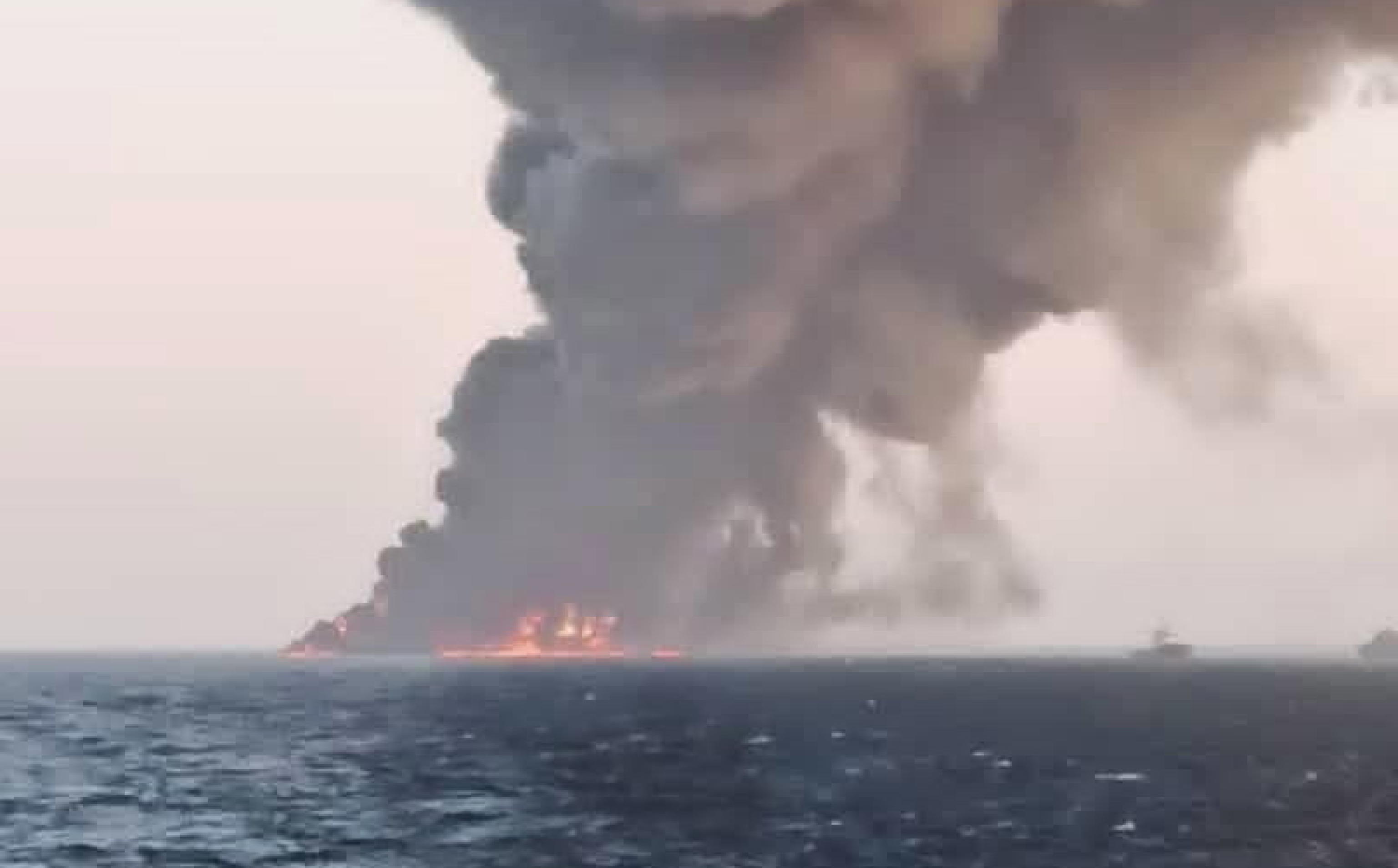 USA lanciano missile contro nave, 'voleva aggirare il blocco all'Iran'