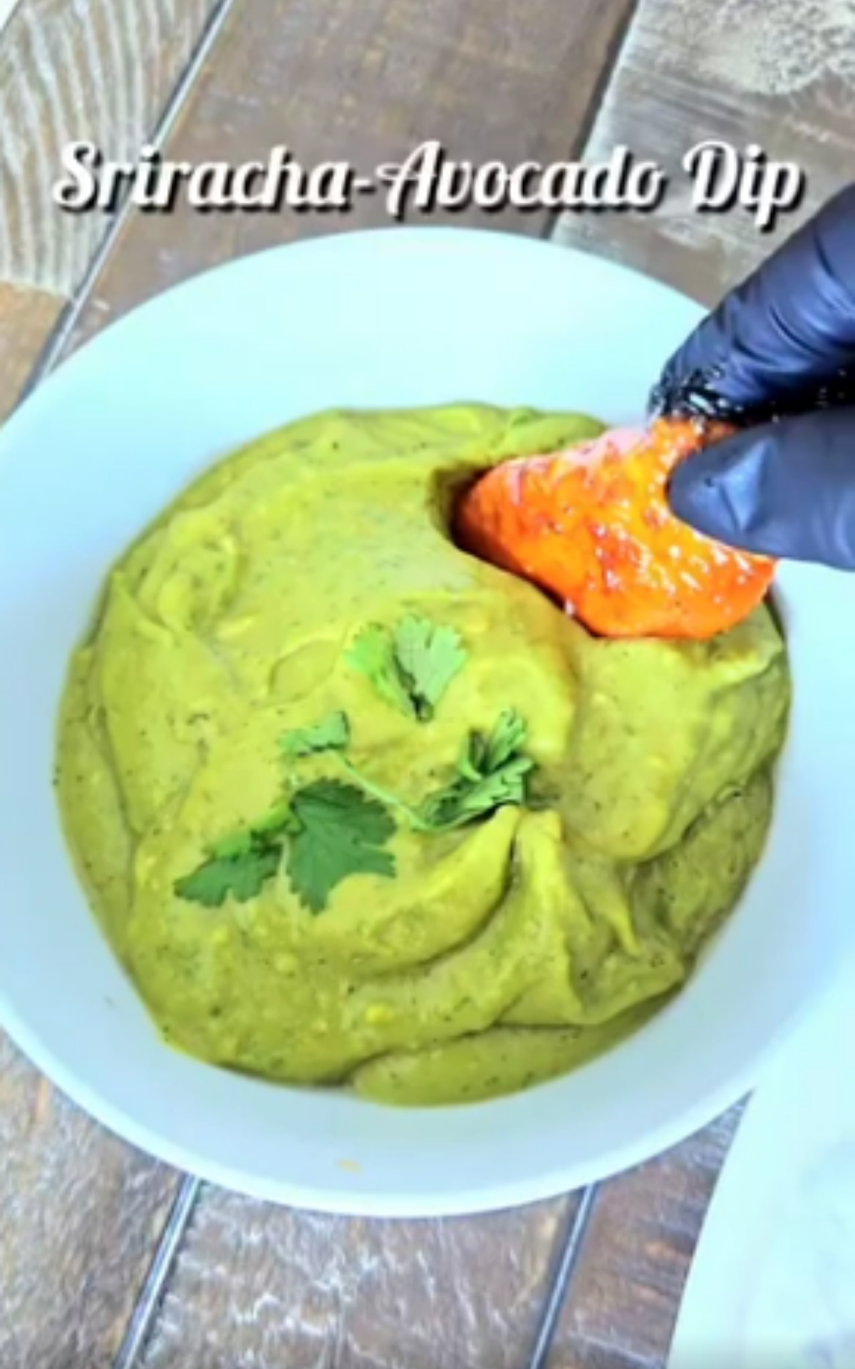 Sriracha avocado dip recipe: Creamy, spicy, and perfect for dipping