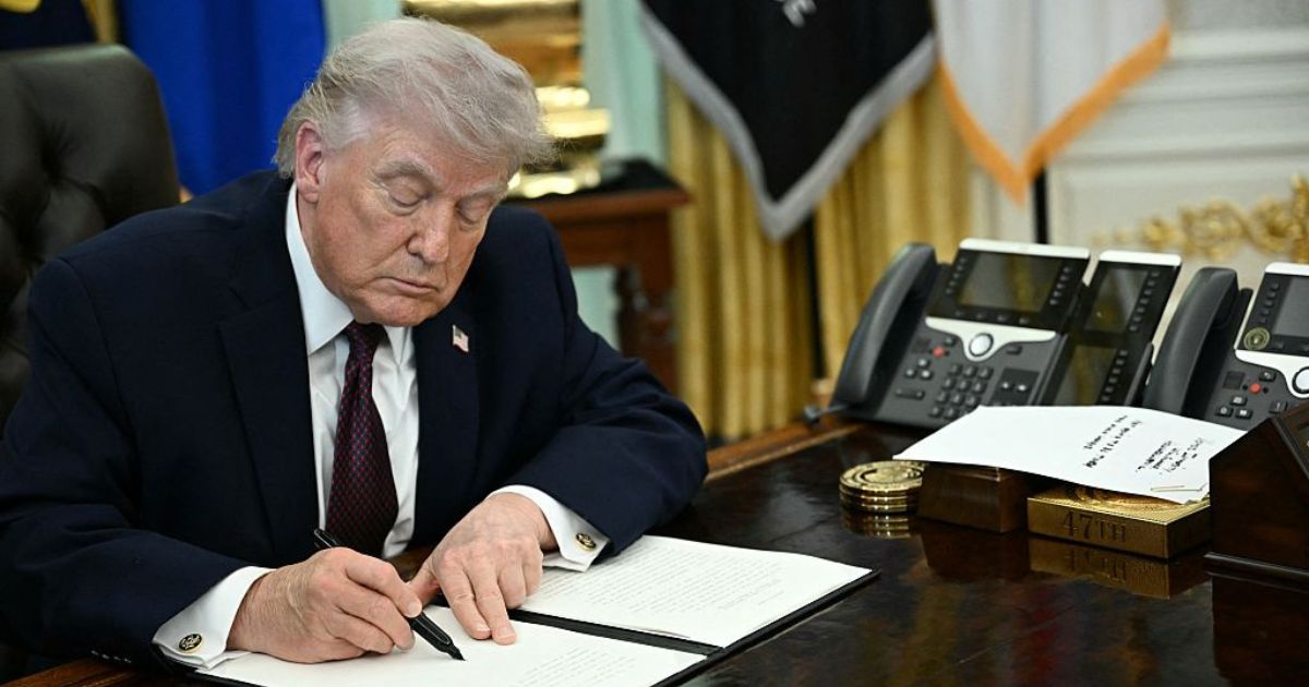 Trump signs modified AI executive order behind closed doors