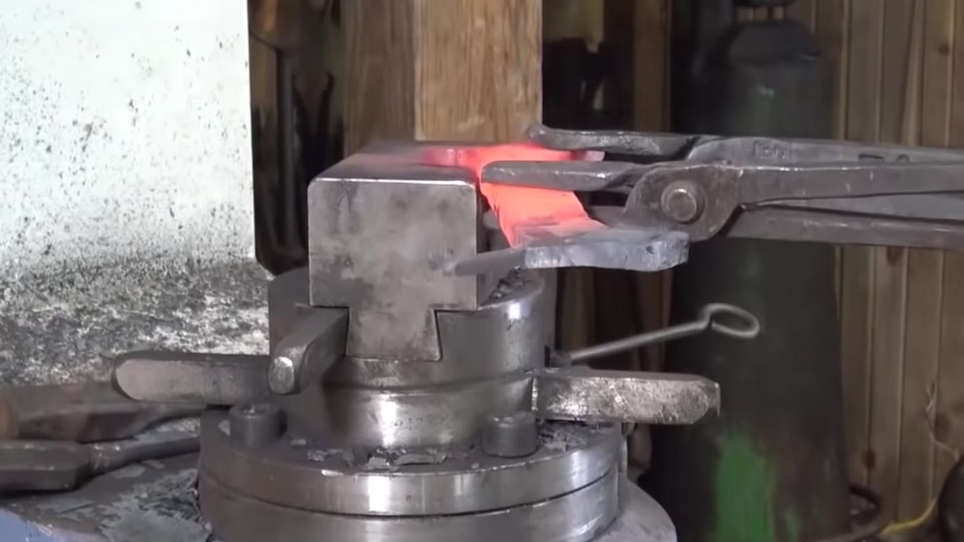 Forging a pizza cutter, part 1