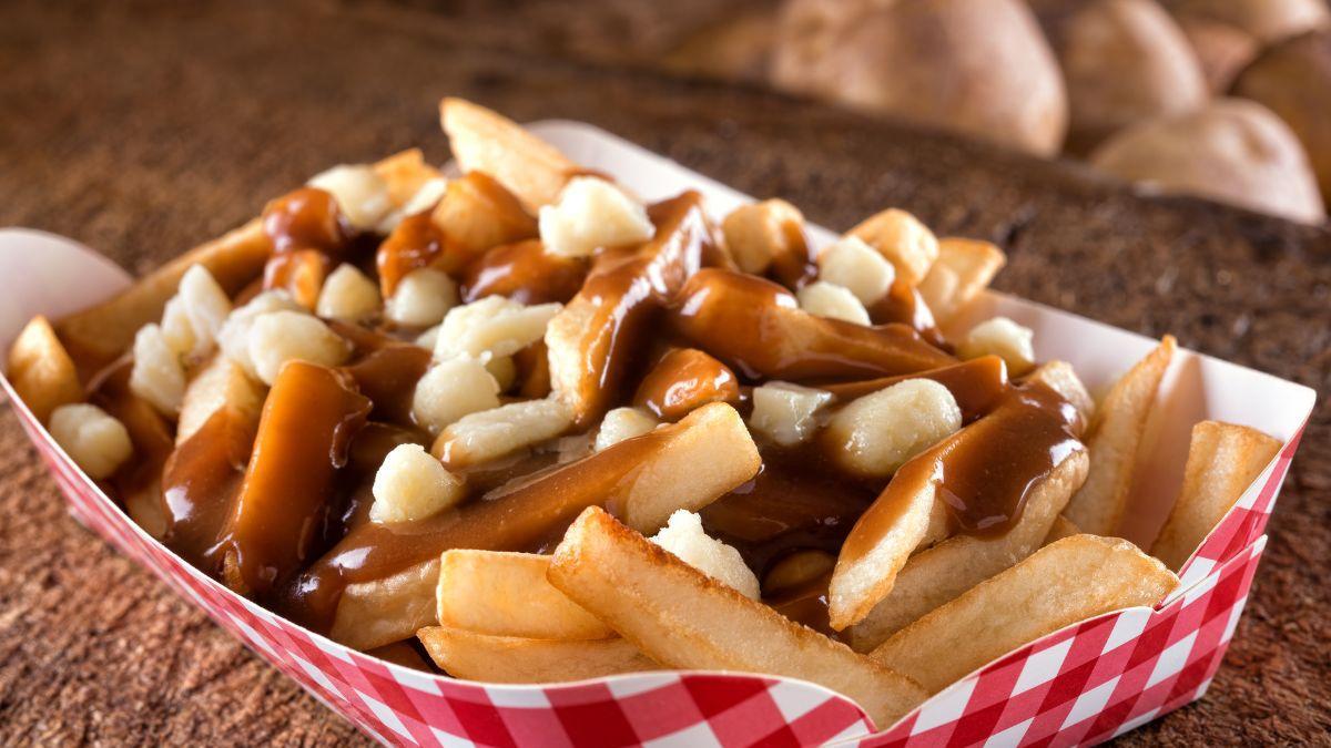 Receta de poutine canadiense