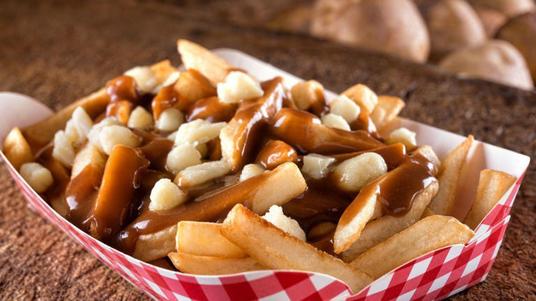 Receta de poutine canadiense
