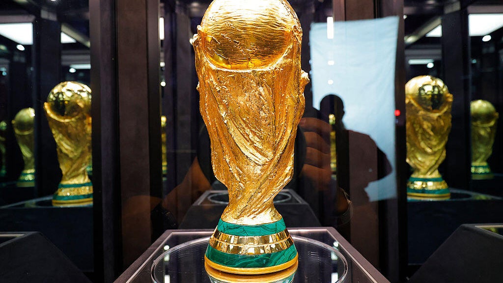 FIFA World Cup trophy draws big audience at NYC's Museum of Natural History