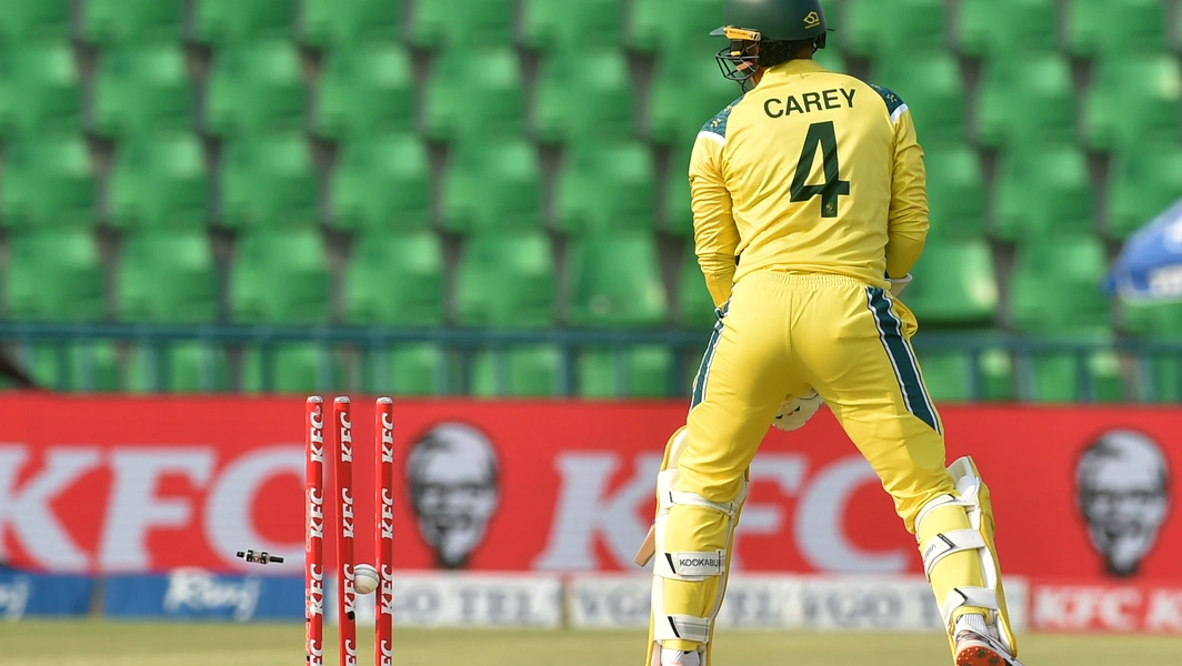 Ellis' career-best spell sinks Pakistan to set up ODI decider