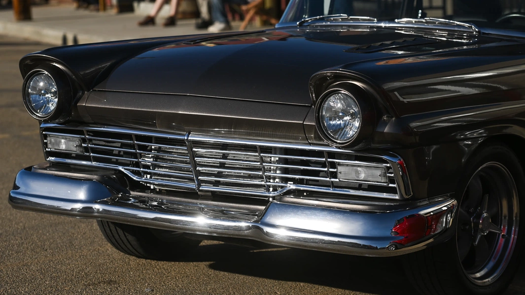 17 classic cars with iconic two-tone paint