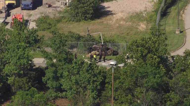 LMPD: At least 1 dead after rollover crash near Louisville airport