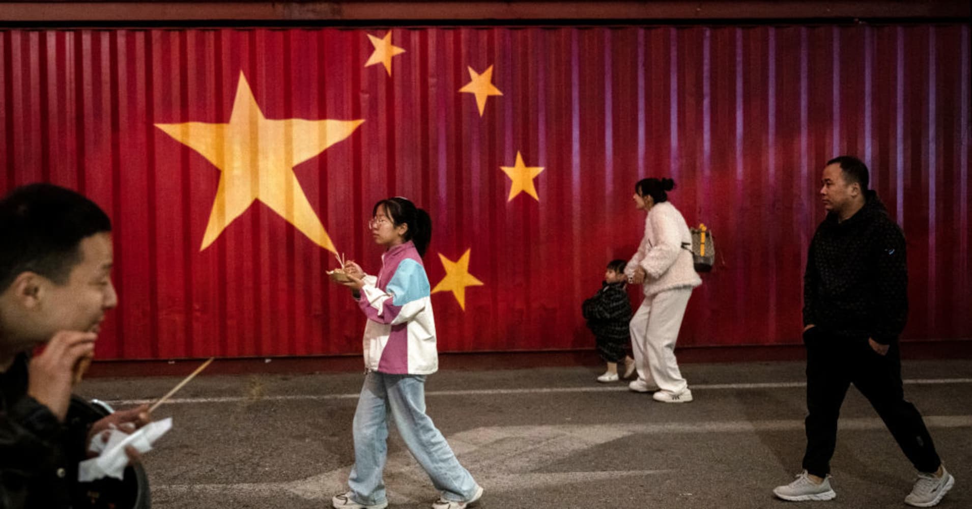 China is making it harder for mom and pop to access US stocks. Here's ...