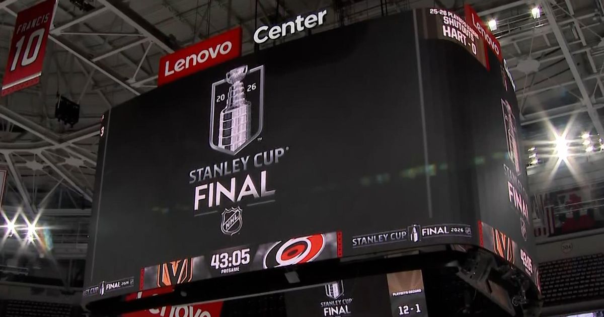 Fast start, bad finish as Canes lose Game 1 of Stanley Cup Final