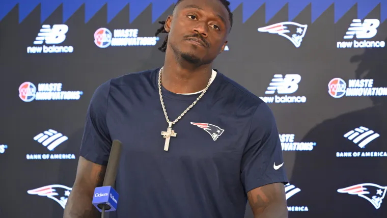 DeVonta Smith breaks silence after Eagles trade AJ Brown to Patriots
